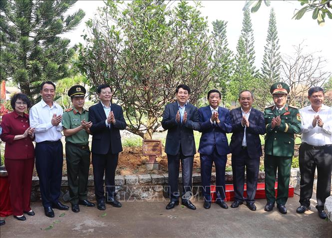 Chủ tịch nước dâng hương tưởng niệm Chủ tịch HĐBT Phạm Hùng và Thủ tướng Võ Văn Kiệt - Ảnh thời ...