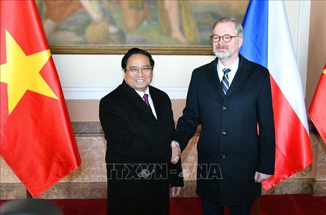 Czech PM hosts official welcome ceremony for Vietnamese counterpart - VNA Photos - Vietnam News ...