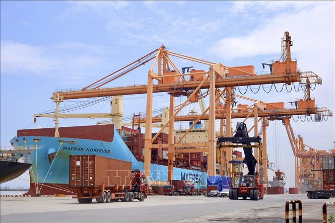 Hai Phong seaport system strives to handle 112 million tonnes of cargo ...