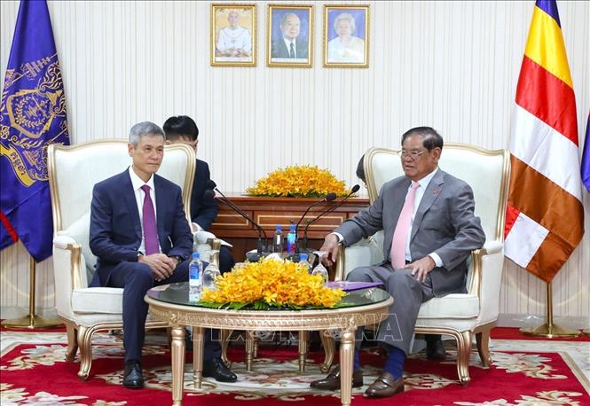 Đại sứ Việt Nam Nguyễn Minh Vũ chào xã giao lãnh đạo cấp cao Campuchia - Ảnh thời sự quốc tế ...