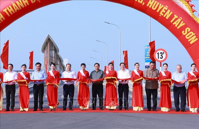 Thủ tướng Phạm Minh Chính dự Lễ khánh thành đập dâng Phú Phong (Bình Định) - Ảnh thời sự trong ...