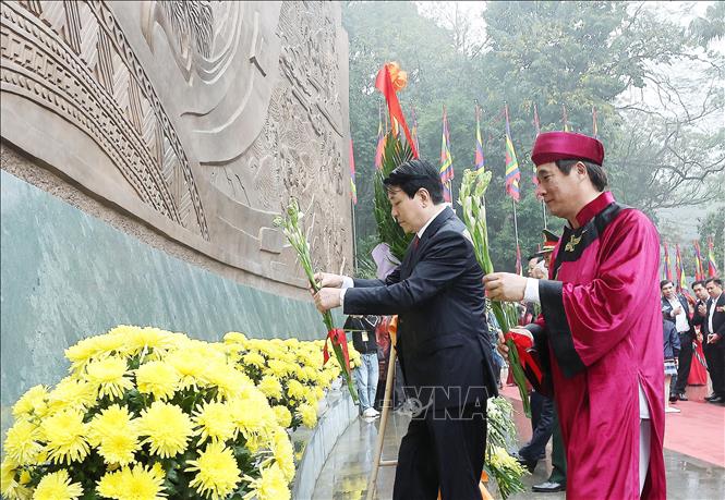 Chủ tịch nước Lương Cường dâng hương tưởng nhớ, tri ân công đức các Vua ...