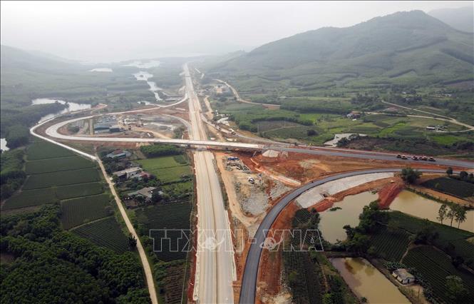Dự án cao tốc Bắc Nam đoạn Hàm Nghi-Vũng Áng hoàn thành đưa vào sử dụng ...