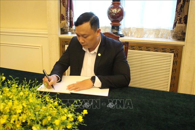ĐSQ Việt Nam tại Trung Quốc tổ chức lễ viếng và mở sổ tang nguyên Chủ ...