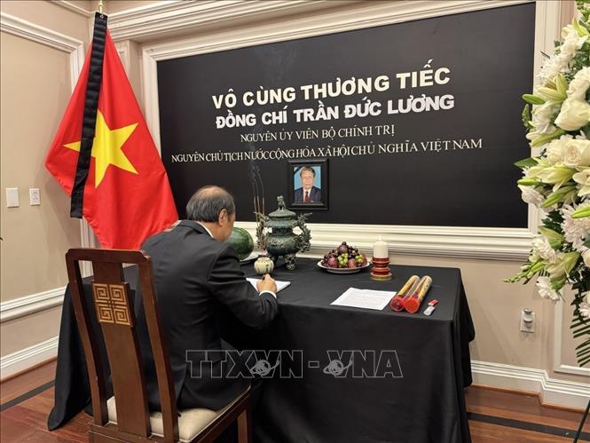 Lễ viếng và mở sổ tang nguyên Chủ tịch nước Trần Đức Lương tại ...