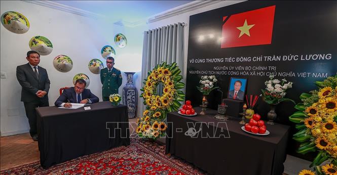 Lễ viếng và mở sổ tang nguyên Chủ tịch nước Trần Đức Lương tại Mexico ...