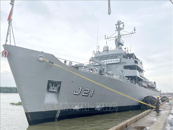 Indian navy ship INS Darshak visits Ho Chi Minh City - VNA Photos ...