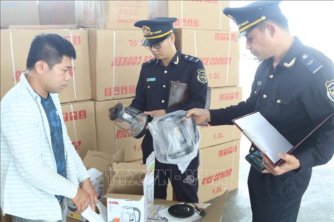 Lạng Sơn: Thông quan hàng hóa tăng mạnh qua cửa khẩu chính Chi Ma - Ảnh ...