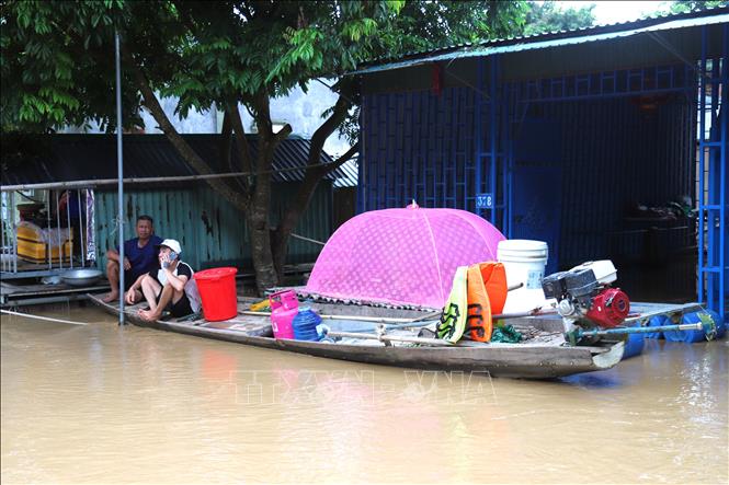 Nghệ An: Ngập lụt vẫn diễn biến phức tạp tại xã Con Cuông - Ảnh thời sự trong nước - KH-CN Môi ...