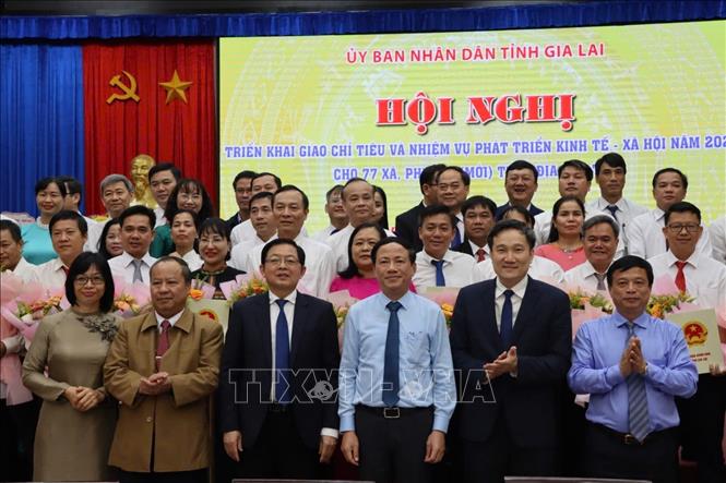 Gia Lai: Giao nhiệm vụ phát triển kinh tế - xã hội cho 77 xã, phường khu vực phía Tây - Ảnh thời ...