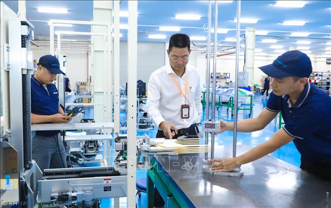 TAZMO Việt Nam tiên phong trong lĩnh vực thiết kế, chế tạo rô bốt, thiết bị công nghệ cao phục ...