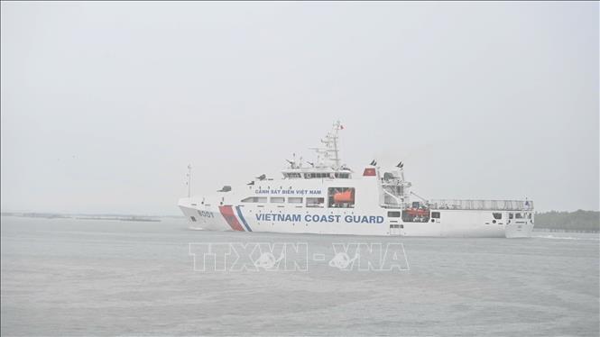 Vietnam Coast Guard ship sails to Indonesia for first 2025 visit - VNA ...