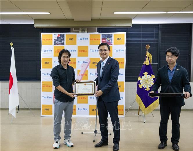 Two Vietnamese youths honored in Japan for heroic rescue - VNA Photos ...