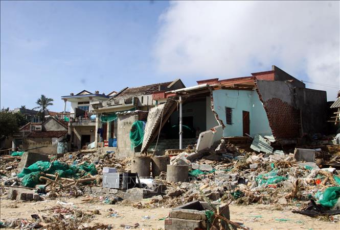 Typhoon Kalmaegi causes extensive losses to central provinces - VNA ...