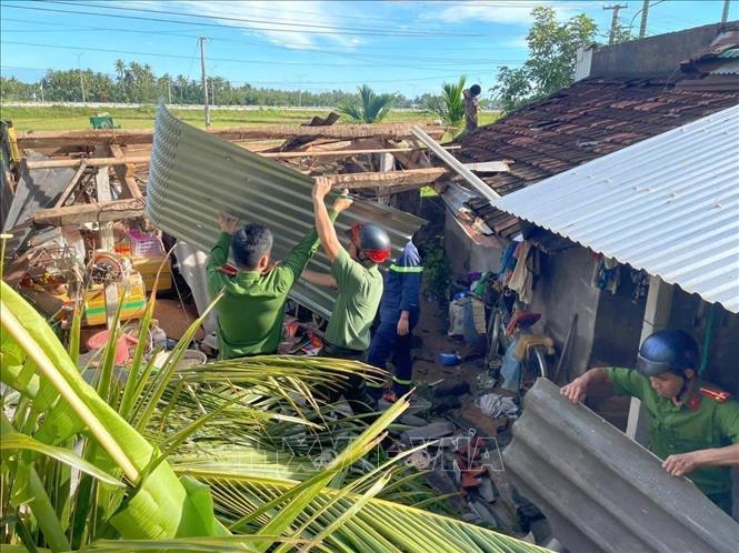 Typhoon Kalmaegi causes extensive losses to central provinces - VNA ...