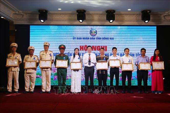 Tuyên dương điển hình tiên tiến trong đồng bào dân tộc thiểu số ở Đồng ...