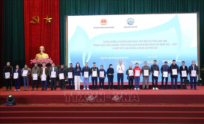 Sự kiện “Chung tay vì người nghèo - Không để ai bị bỏ lại phía sau” tại ...