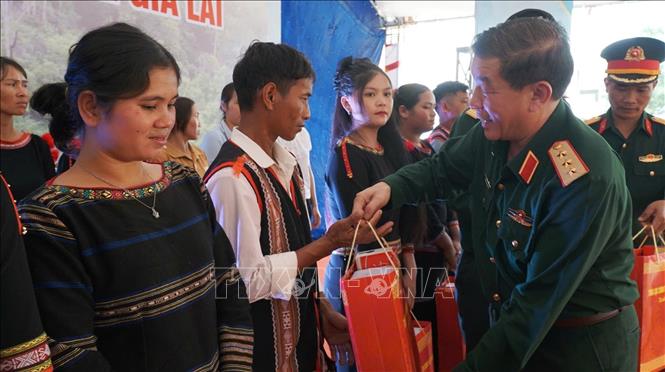 Binh đoàn 15 vun đắp “thế trận lòng dân” từ công trình Nhà rông văn hóa ...