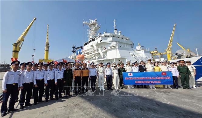 Japan Coast Guard patrol vessel pays courtesy visit to Da Nang - VNA ...
