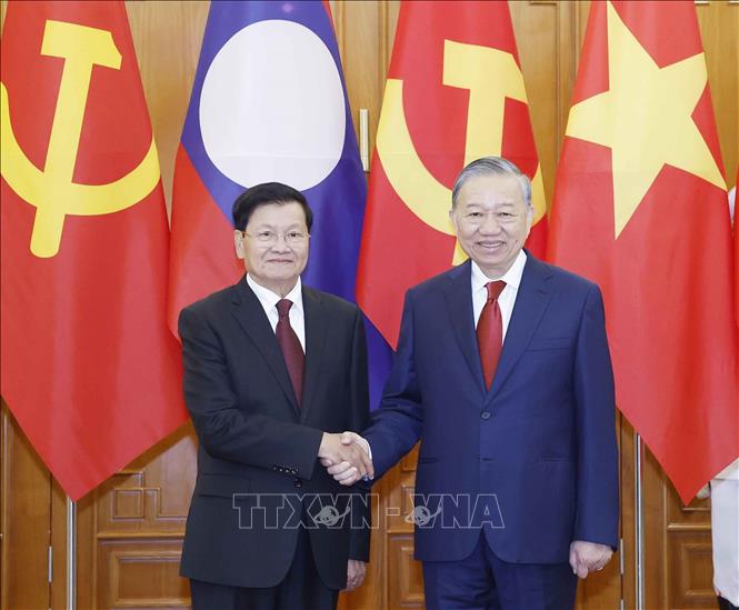 Party General Secretary chairs official welcome ceremony for top Lao ...