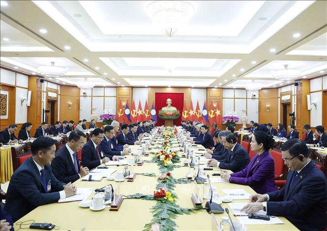 Party General Secretary chairs official welcome ceremony for top Lao ...