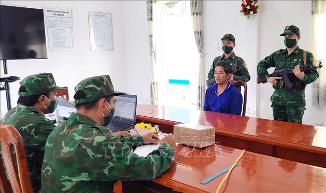 Bộ đội Biên phòng Cà Mau liên tiếp bắt các đối tượng tàng trữ ma túy ...