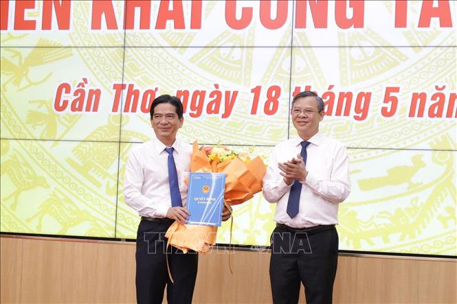 Phê chuẩn ông Lê Công Lý giữ chức Phó Chủ tịch UBND thành phố Cần Thơ ...