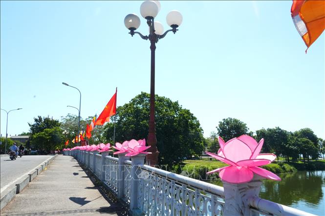 Cố đô Huế rực rỡ sắc màu chào đón Đại lễ Phật đản - Ảnh thời sự trong ...