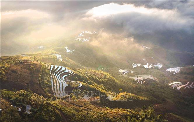Tranquil beauty of H’Mong ethnic village in Son La - VNA Photos ...