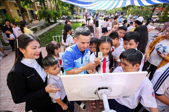 Giáo dục STEM “đánh thức” tư duy khoa học trong học sinh Tây Ninh - Ảnh ...