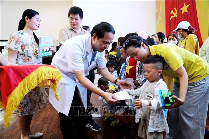 Bệnh viện Đa khoa Hòa Bình “Vui Tết thiếu nhi 1/6 cùng các cháu bệnh ...
