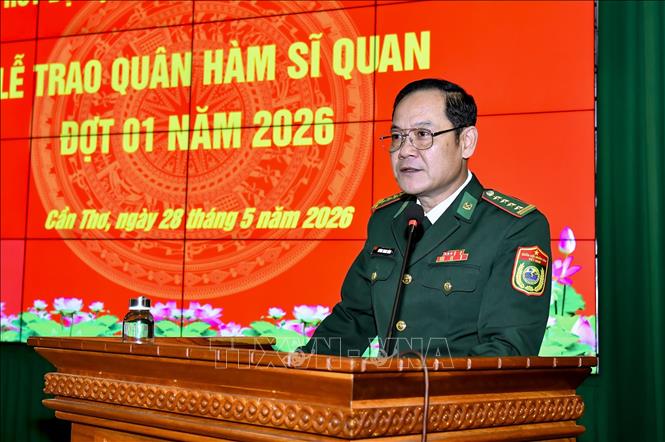 Bộ đội Biên phòng Cần Thơ trao quyết định thăng quân hàm sĩ quan đợt 1 ...