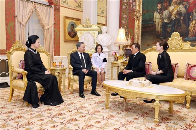 Top leader and spouse meet Thai King and Queen - VNA Photos - Vietnam ...