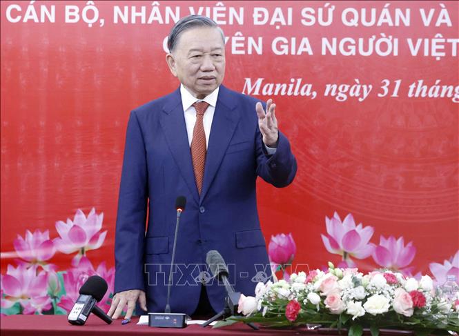Party General Secretary, President and spouse meet Vietnamese community ...