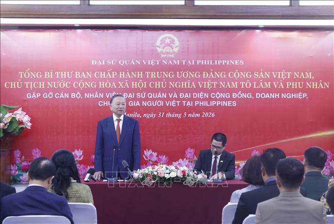 Party General Secretary, President and spouse meet Vietnamese community ...