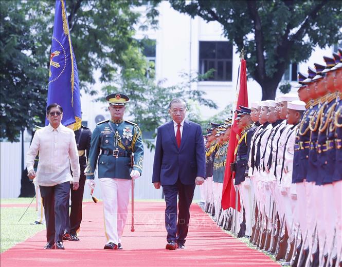 Welcome ceremony held for Vietnamese top leader in the Philippines ...