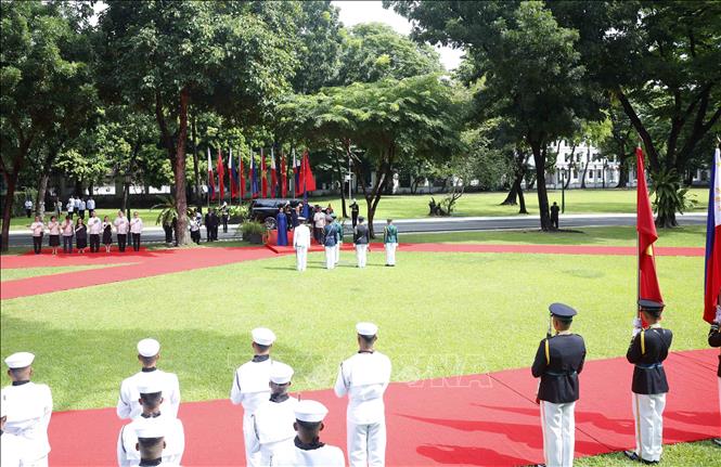 Welcome ceremony held for Vietnamese top leader in the Philippines ...