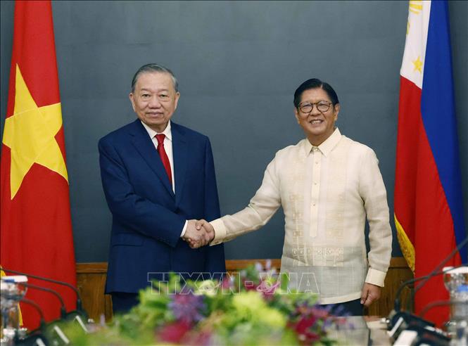 Top Vietnamese leader holds talks with Philippine President - VNA ...