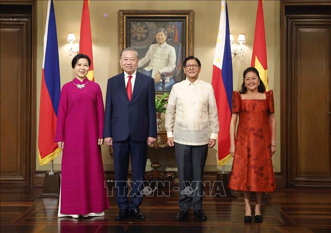 President of Philippines hosts banquet in honour of top Vietnamese ...