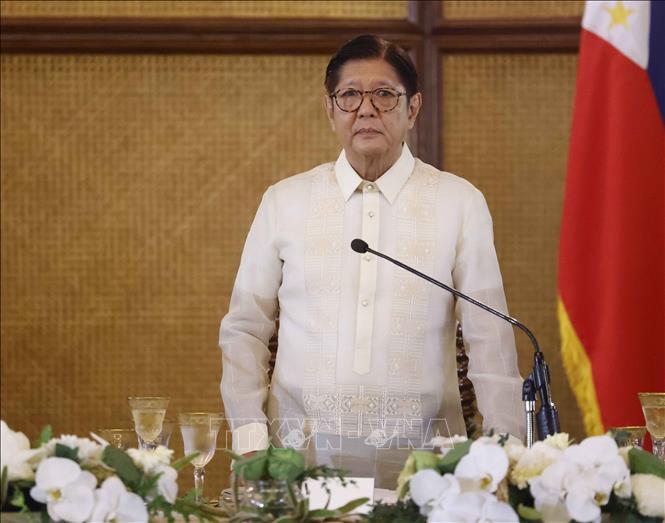 President of Philippines hosts banquet in honour of top Vietnamese ...