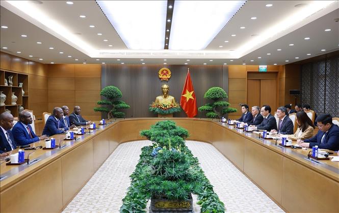 PM Le Minh Hung urges bilateral substantive cooperation with Angola ...
