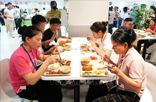 Bắc Ninh: “Bữa cơm Công đoàn” - tri ân, gắn kết người lao động - Ảnh ...