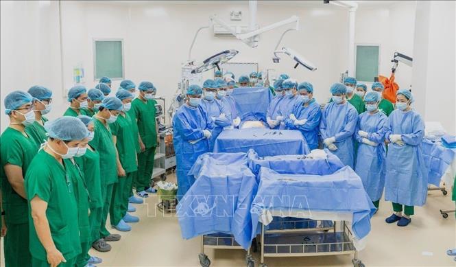 Bé gái 13 tuổi “hồi sinh” nhờ quả tim hiến tặng của một người đàn ông ...
