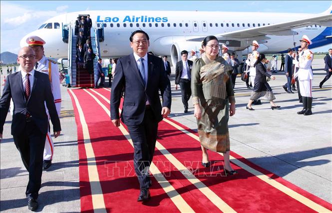 Lao PM arrives in Hanoi for official visit, ASEAN Future Forum - VNA ...
