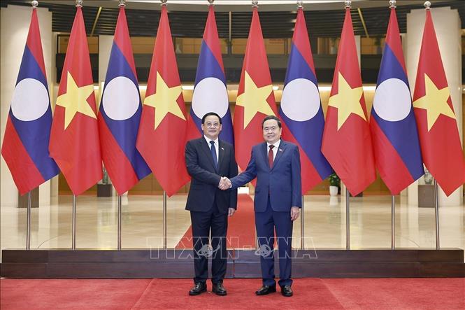 National Assembly Chairman meets Lao Prime Minister - VNA Photos ...