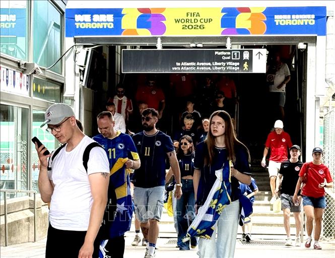 World Cup 2026: Sắc màu văn hoá ngoài sân vận động BMO Field của ...