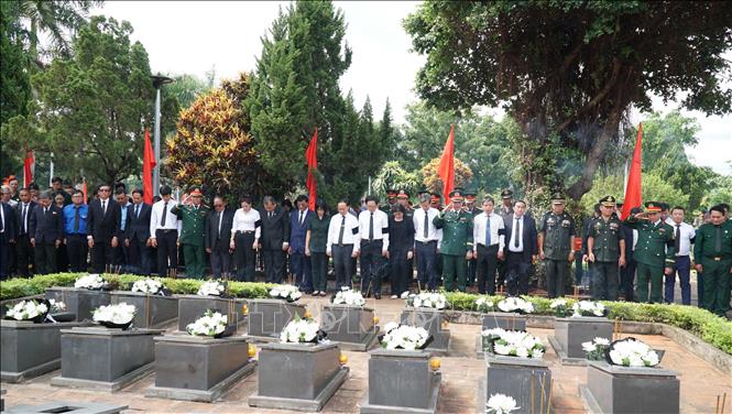 Gia Lai truy điệu, an táng 18 hài cốt liệt sĩ Quân tình nguyện và ...