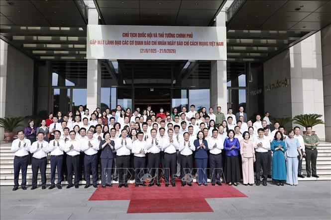 Thủ tướng Chính phủ và Chủ tịch Quốc hội gặp mặt lãnh đạo các cơ quan ...