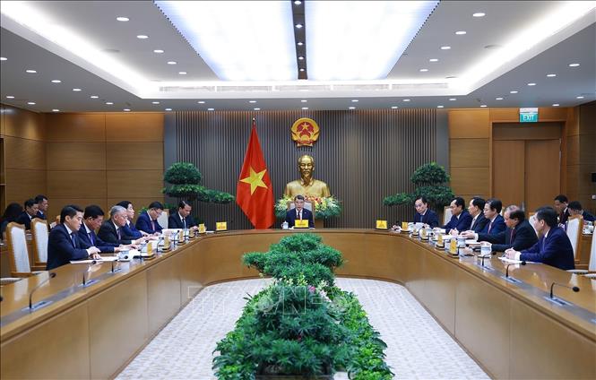 Vietnam, China promote development strategy connectivity, substantive ...
