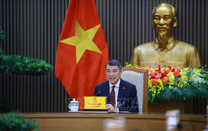 Vietnam, China promote development strategy connectivity, substantive ...